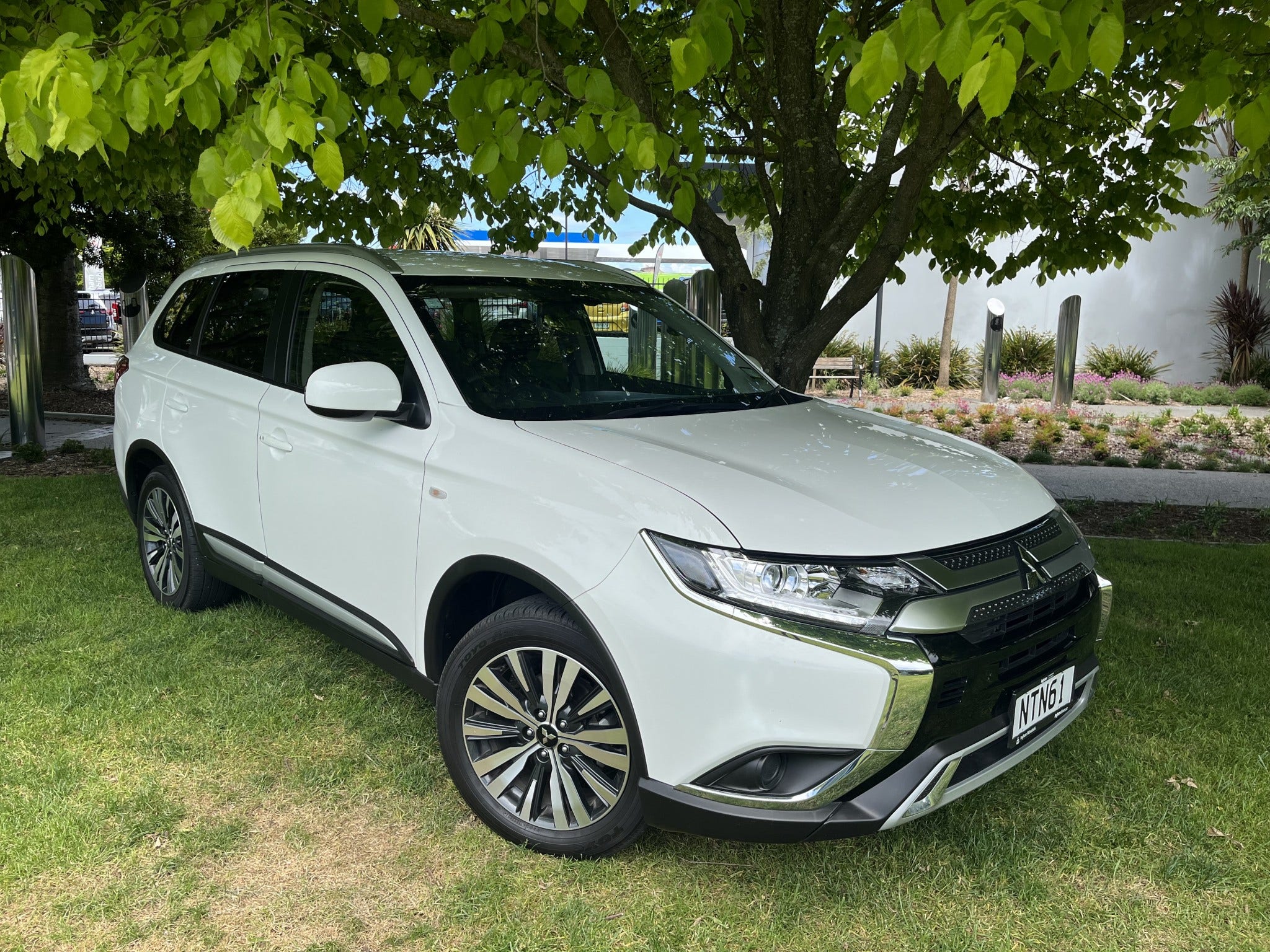 Mitsubishi Outlander 2021 | LS 2.4P/CVT 7 SEAT AUTO SUV PETROL