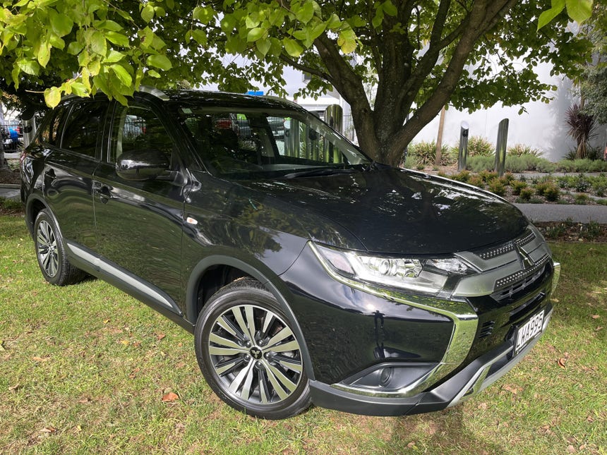 Mitsubishi Outlander 2019 | LS 2.4P/CVT 2WD 7 SEAT AUTO SUV FACELIFT