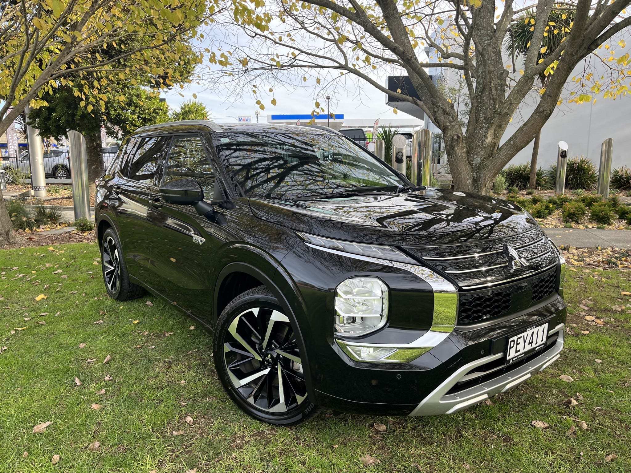 Mitsubishi Outlander 2022 | VRX PHEV 4WD AUTO 7 SEAT DUAL BATTERY
