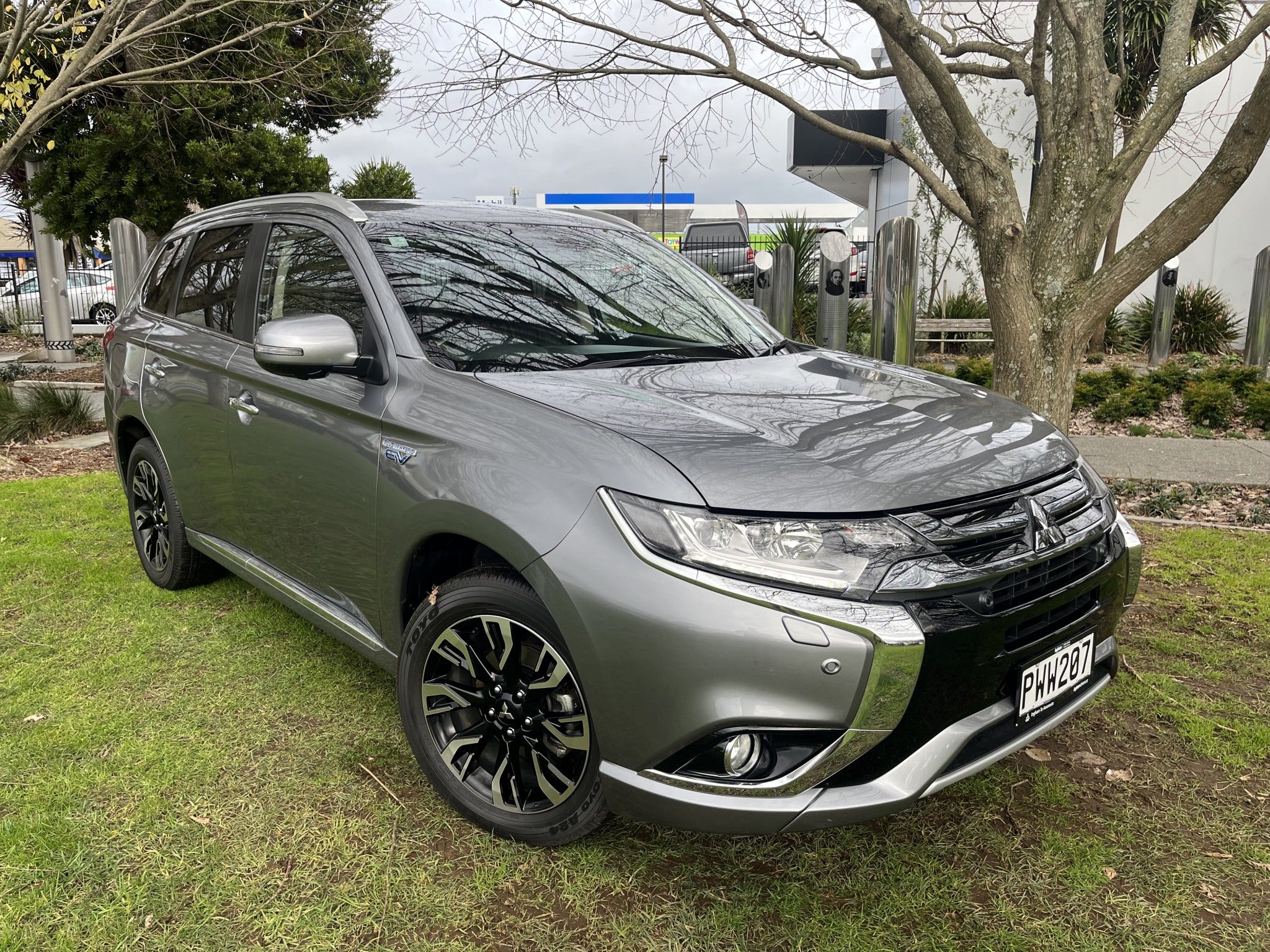 Mitsubishi Outlander 2016 | VRX 2.0 PHEV/4WD AUTO 5 SEAT SUV