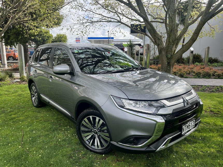 Mitsubishi Outlander 2021 | LS 2.4P/CVT 2WD 7 SEAT AUTO SUV 5 DOOR