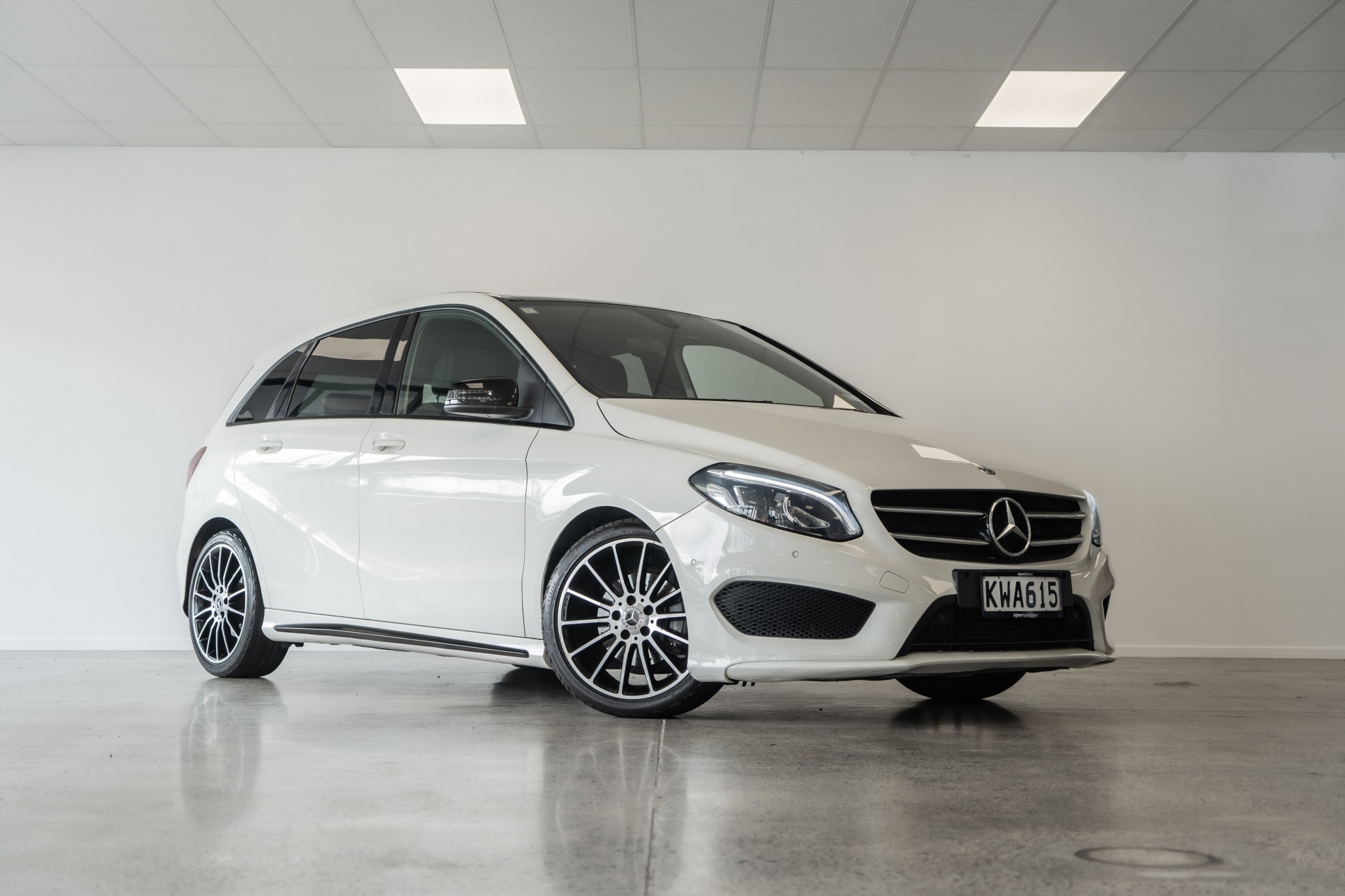 Mercedes-Benz B 180 2017 | B180 AMG Sport Package
