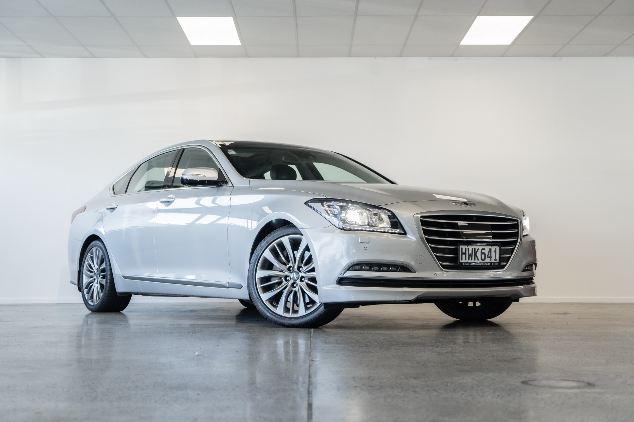 Hyundai Genesis 2015 | 3.8P/8AT/SL/4DR/5S