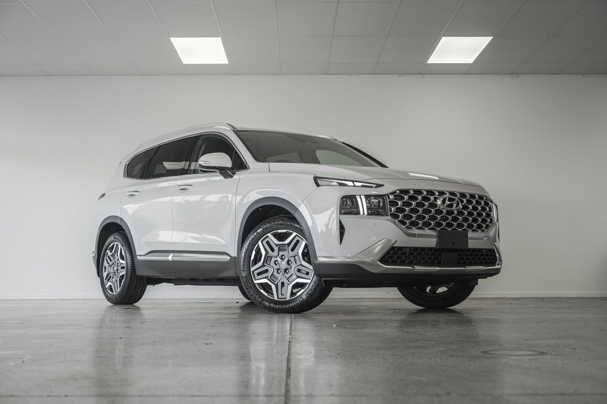 Hyundai Santa Fe 2023 | TM Hybrid Elite 1.6P/4WD