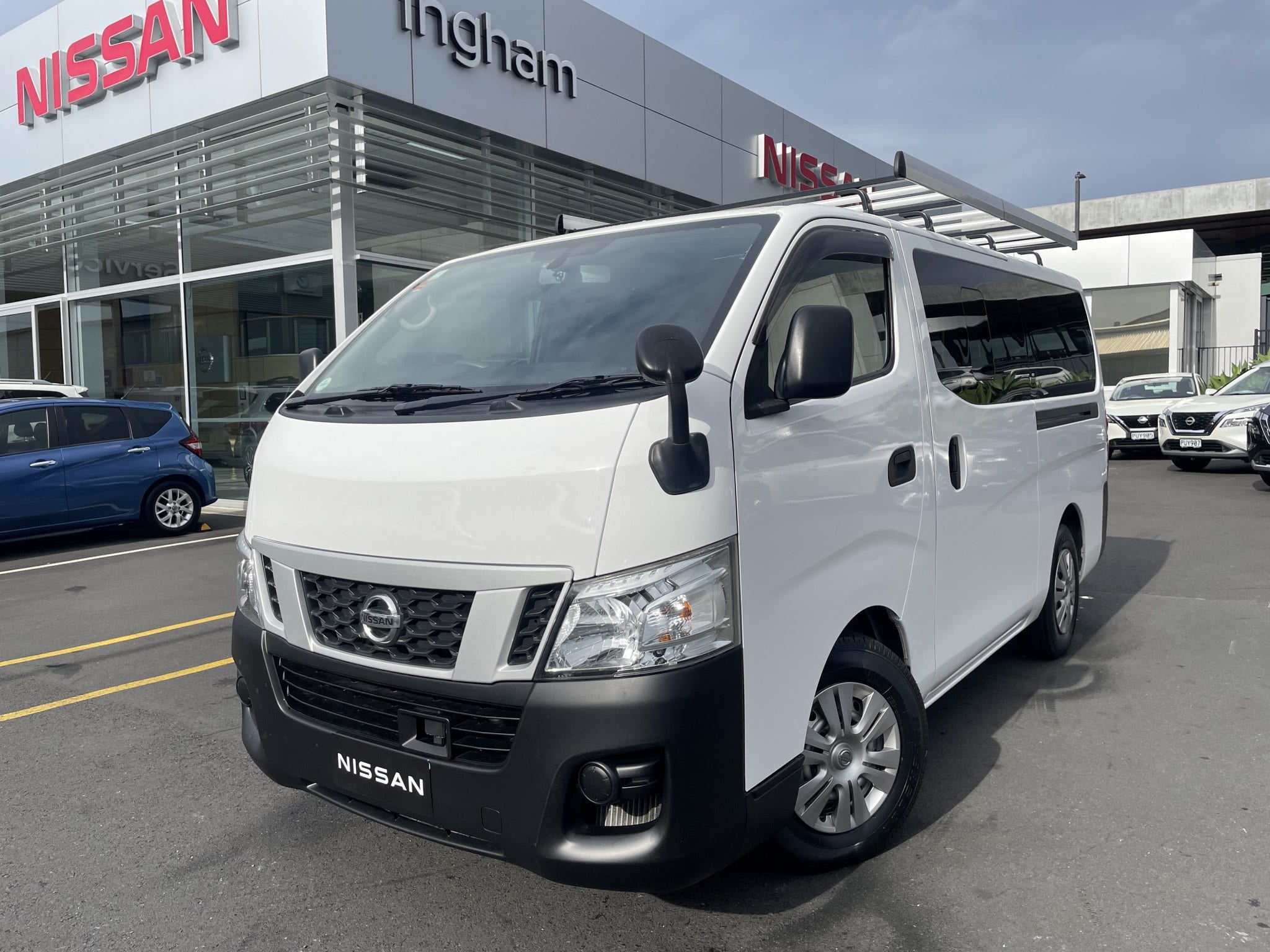 Nissan CARAVAN 2017 | NV350