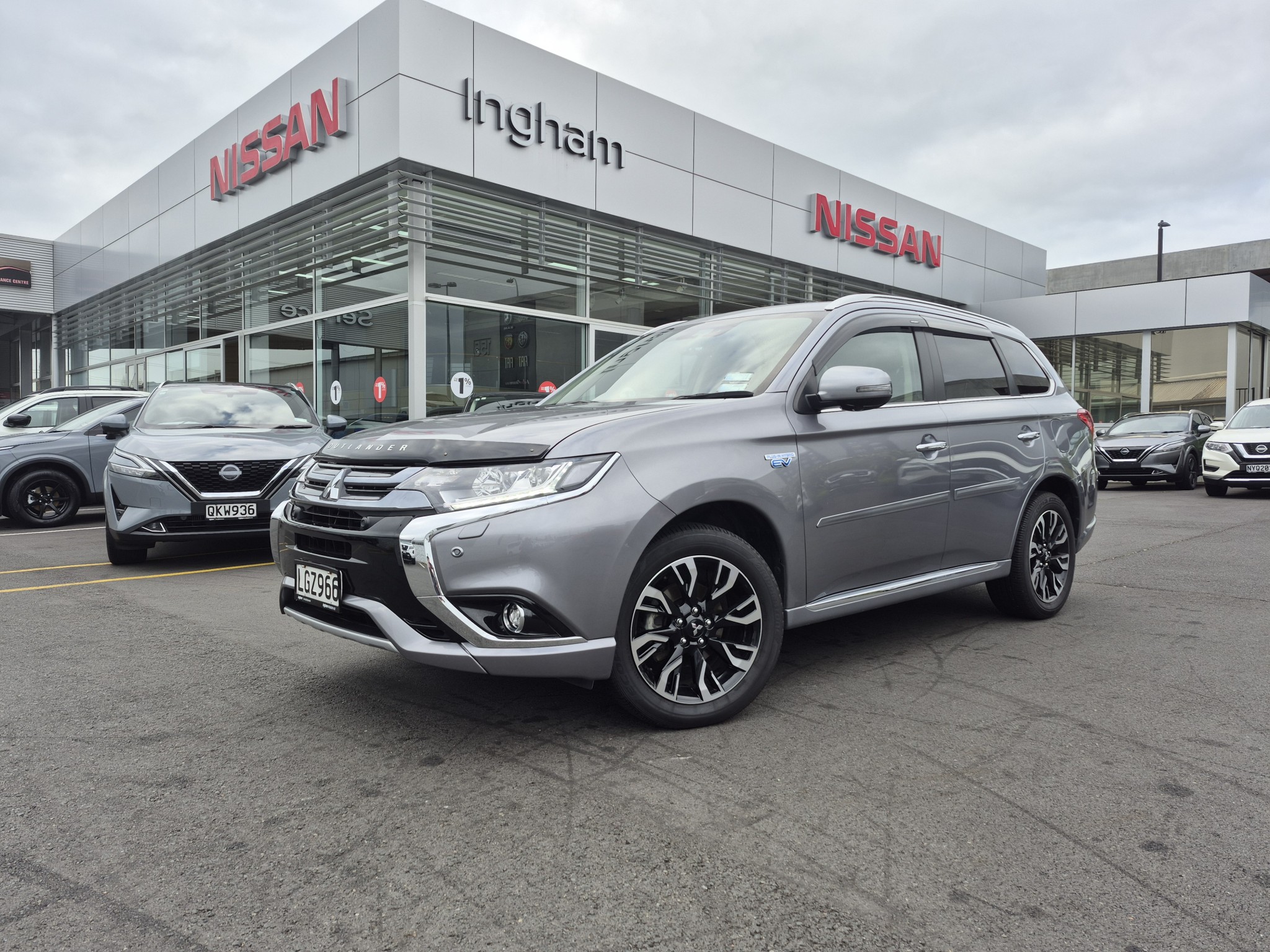 Mitsubishi Outlander 2018 | VRX PHEV/4WD/AT