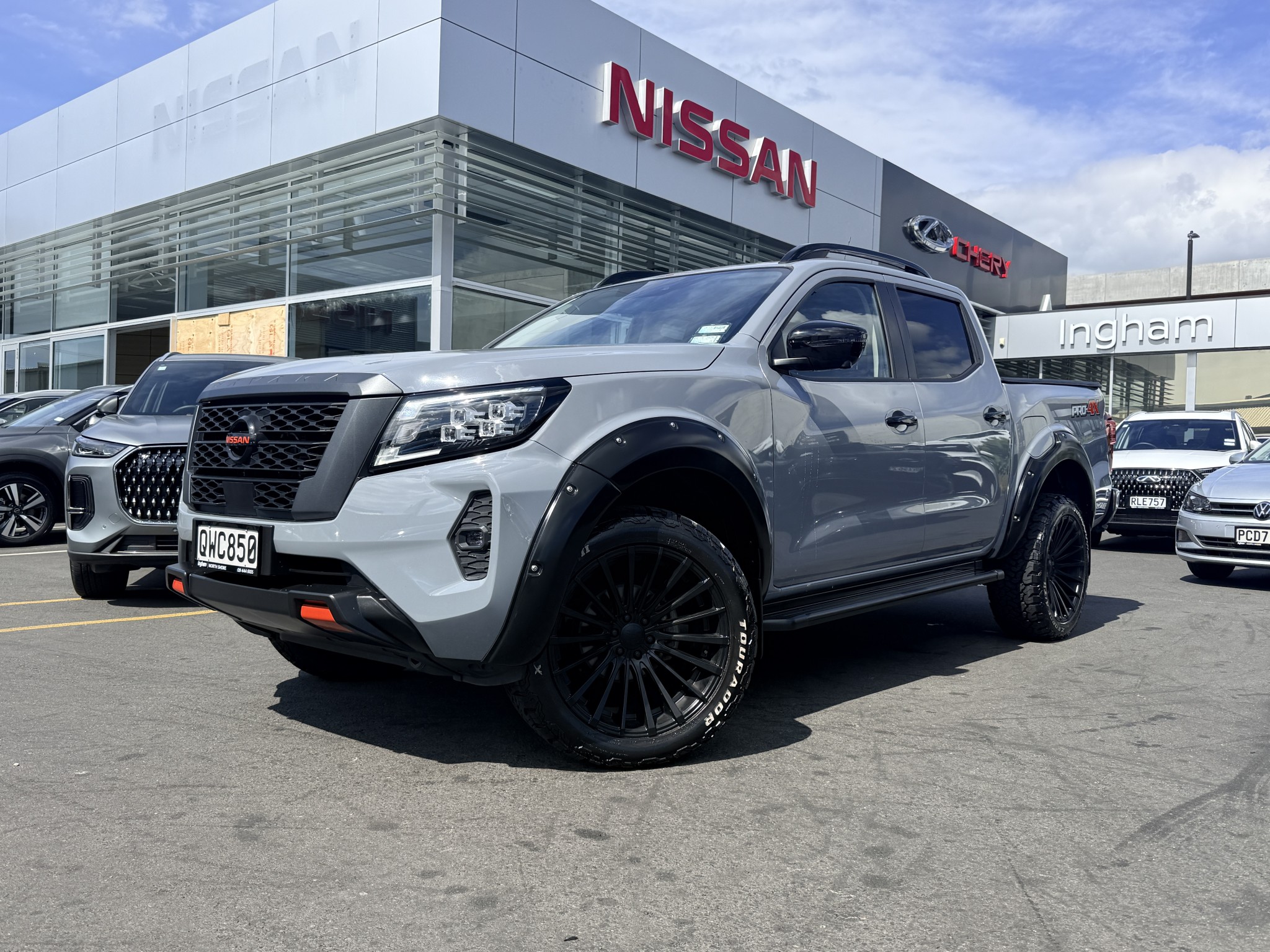 Nissan Navara 2025 | PRO-4X STEALTH 4WD AUTOMATIC