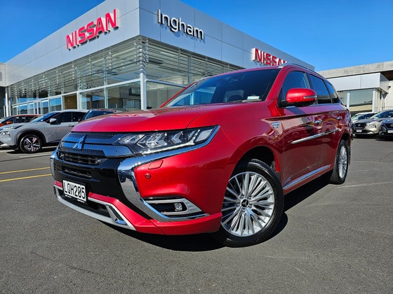 Mitsubishi Outlander 2018 | VRX PHEV/4WD