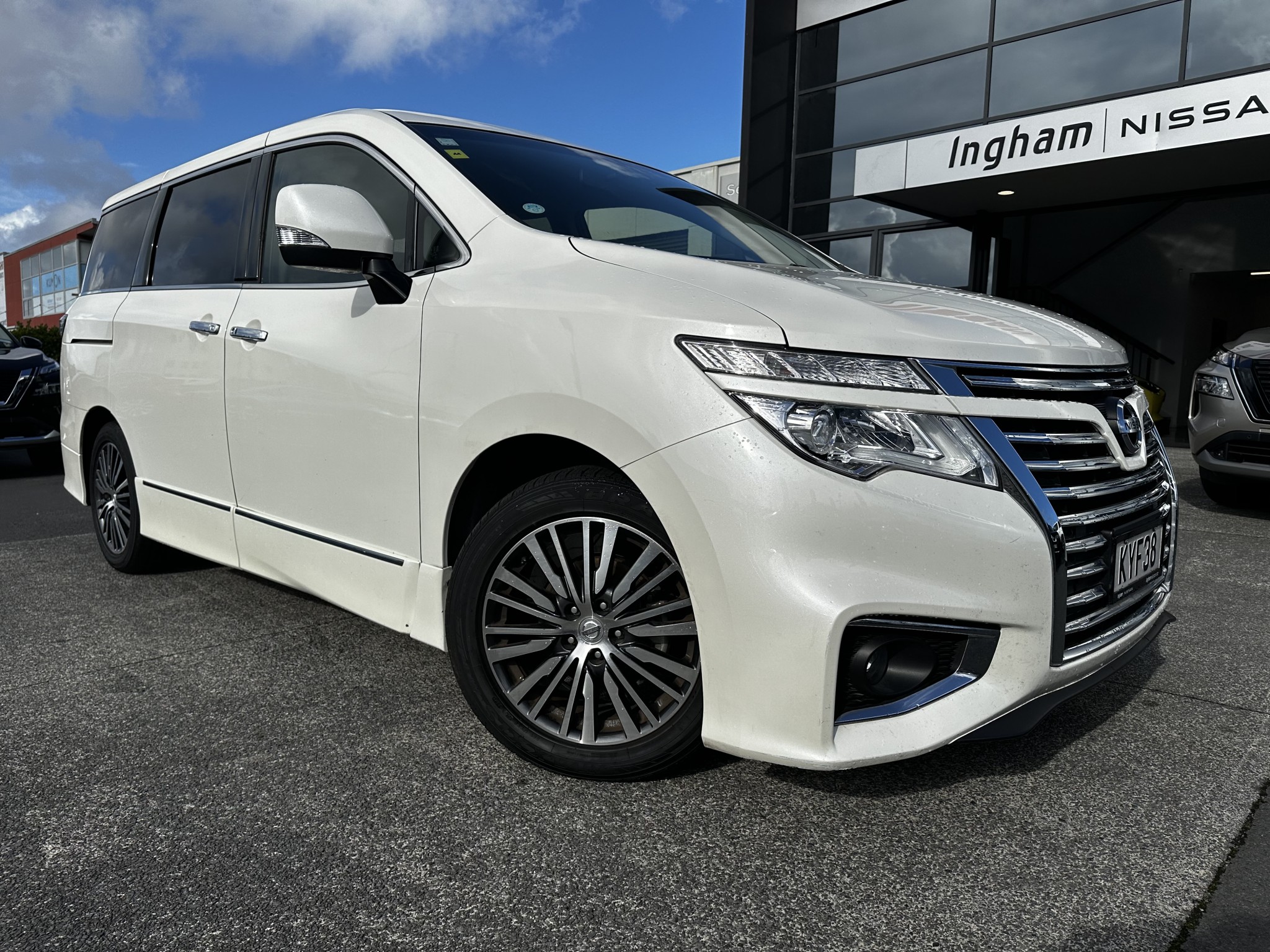 Nissan Elgrand 2017 | HIGHWAY STAR