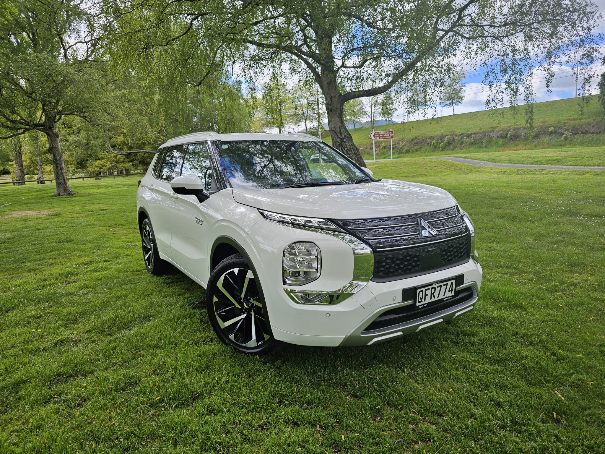 Mitsubishi Outlander 2023 | VRX PHEV/4WD/AT