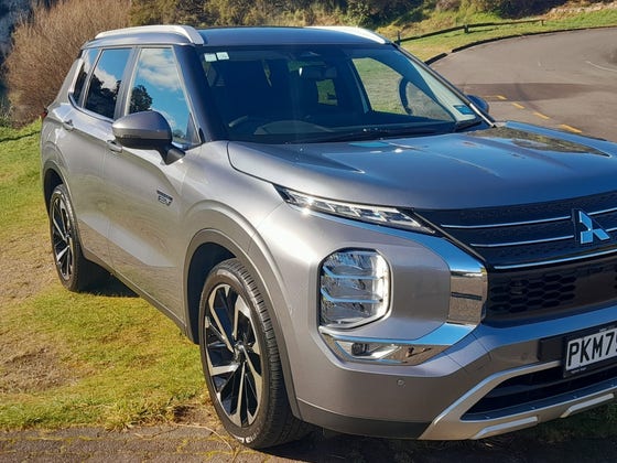 Mitsubishi Outlander 2022 | XLS PHEV/4WD/AT