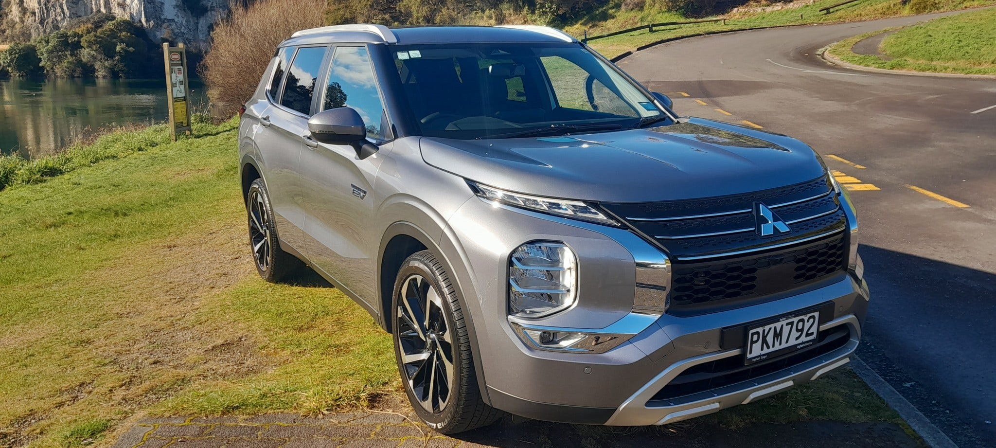 Mitsubishi Outlander 2022 | XLS PHEV/4WD/AT