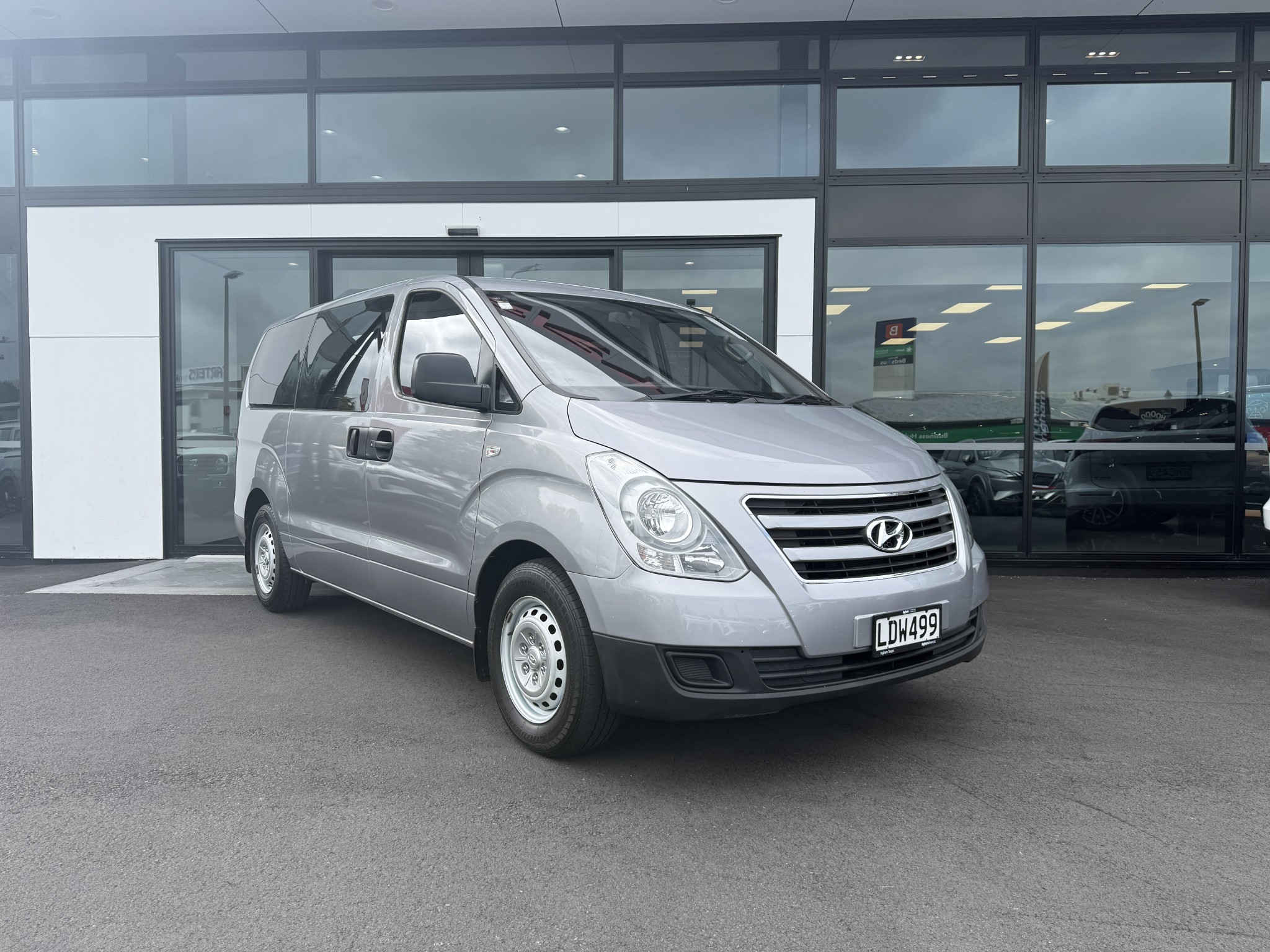 Hyundai iLoad 2018 | 2.5 CRDI AUTO